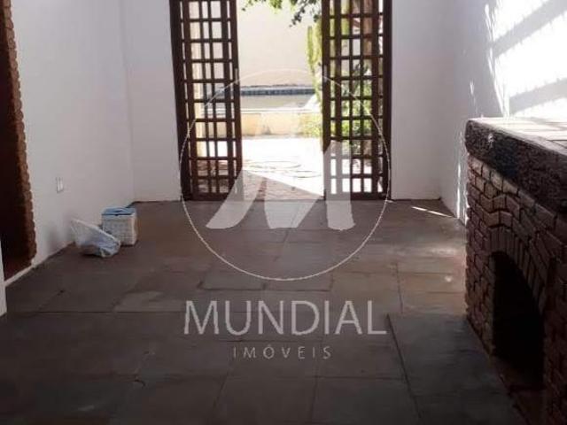 Casa sobrado na rua 4 dormitórios, cozinha planejada