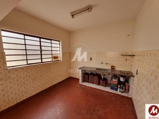 Casa sobrado na rua 4 dormitórios, cozinha planejada