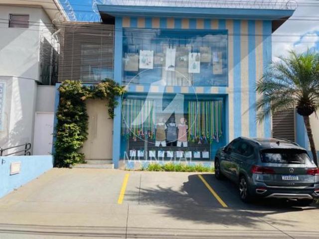 Casa sobrado na rua 4 dormitórios, cozinha planejada