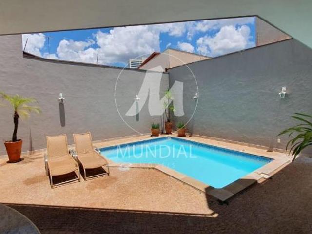 Casa sobrado na rua 4 dormitórios/suite, cozinha planejada, portaria 24 horas