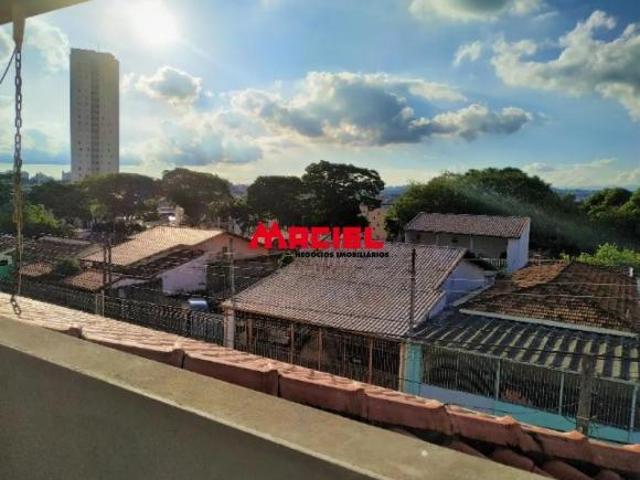 Casa sobrado na Vila Industrial