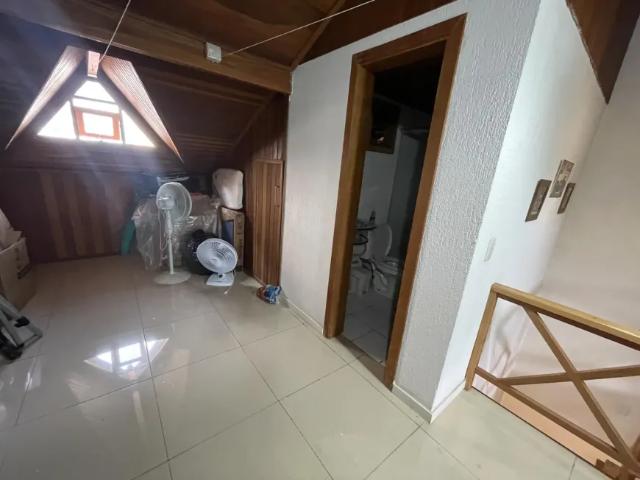 Casa Sobrado semi mobiliada com 3 dormitórios e vaga no Bairro Jardim Floresta