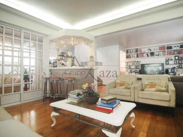 Casa Sobrado Sumaré 5 Dormitórios 334m²