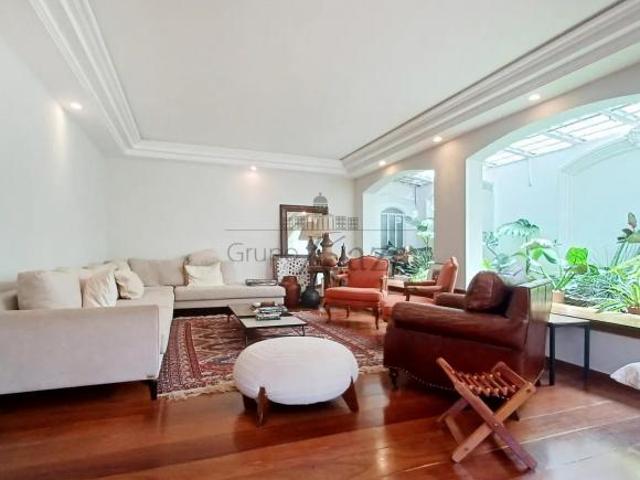 Casa Sobrado Pacaembu 4 Suítes 406m²