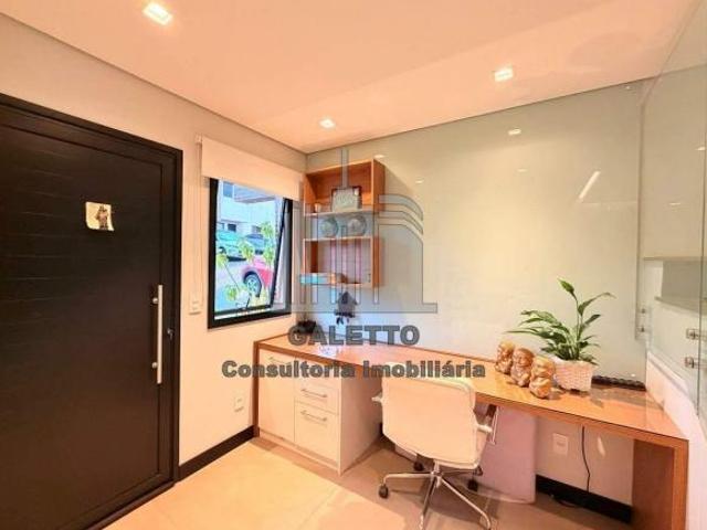 Casa sobrado para venda, condomínio com piscina, 3 suítes, Mansões Santo Antônio