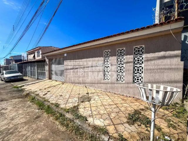 Casa / Sobrado para Venda em Taguatinga/DF Taguatinga Norte 5 Quartos