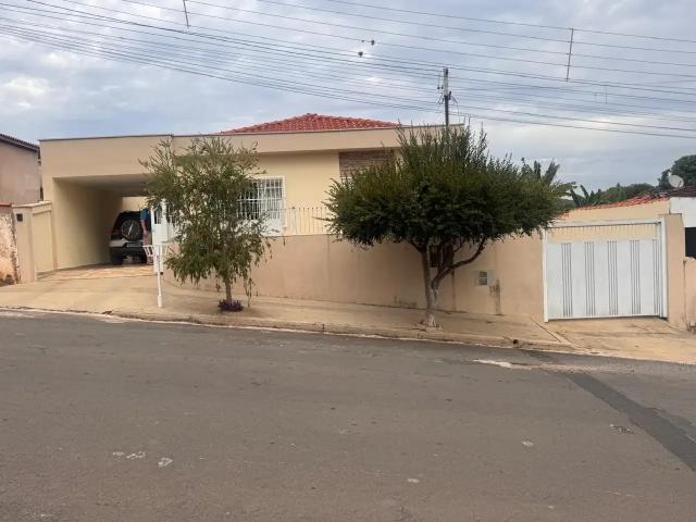 Casa / Sobrado para Venda em Tapiratiba/SP Centro 3 Quartos