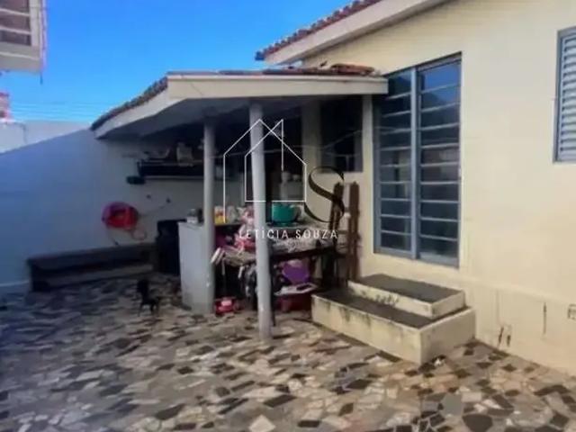 Casa / Sobrado para Venda em Tatuí/SP Centro 3 Quartos