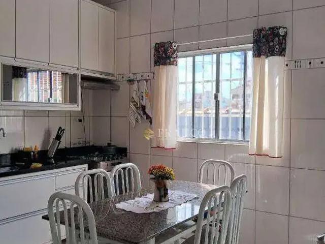 Casa / Sobrado para Venda em Taubaté/SP Centro 2 Quartos