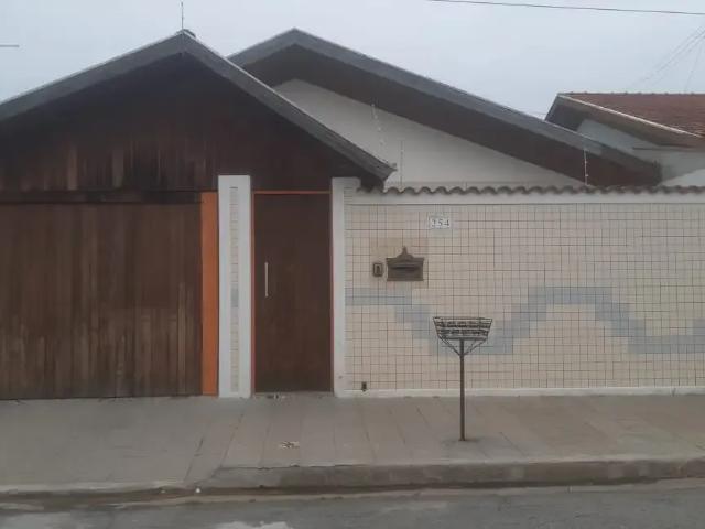 Casa / Sobrado para Venda em Taubaté/SP Centro 3 Quartos