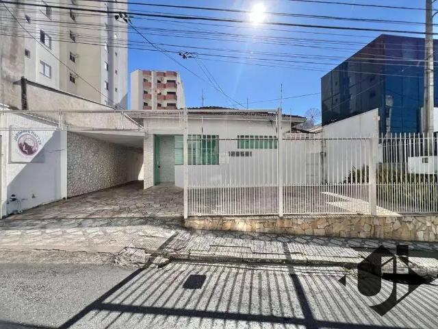 Casa / Sobrado para Venda em Taubaté/SP Centro 3 Quartos