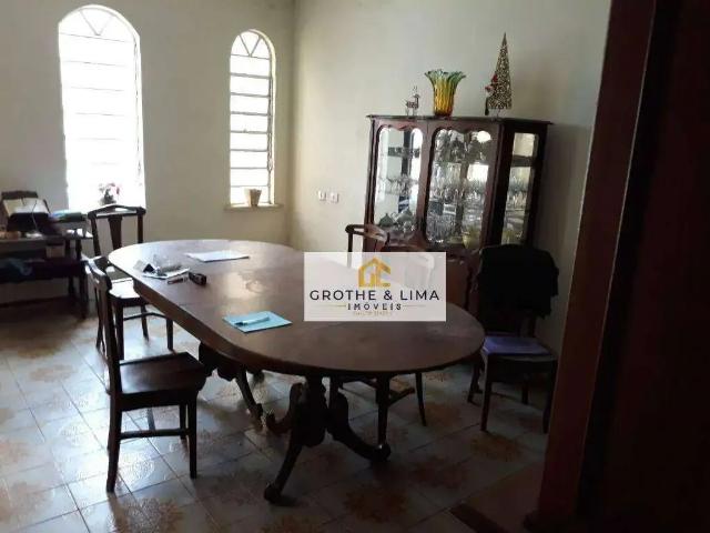 Casa / Sobrado para Venda em Taubaté/SP Centro 3 Quartos