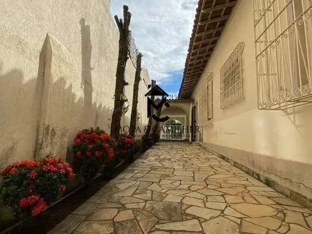 Casa / Sobrado para Venda em Taubaté/SP Centro 3 Quartos