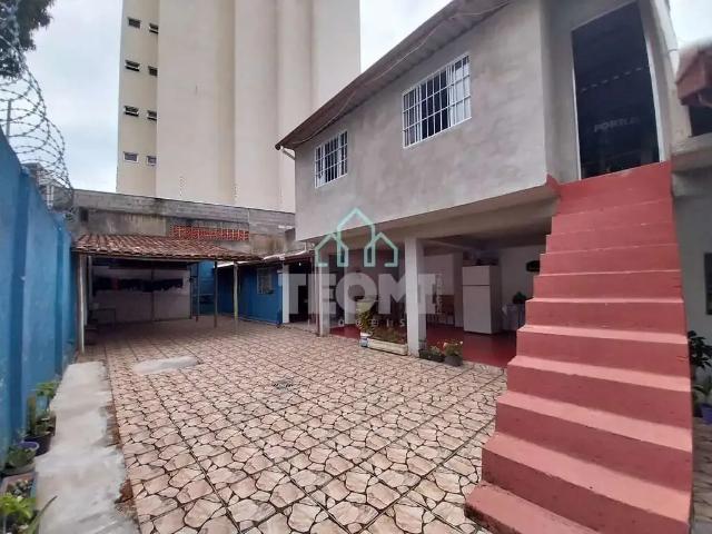 Casa / Sobrado para Venda em Taubaté/SP Centro 3 Quartos