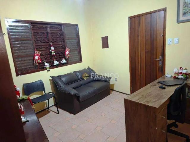 Casa / Sobrado para Venda em Taubaté/SP Centro 3 Quartos