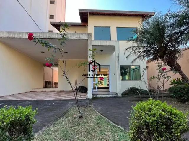 Casa / Sobrado para Venda em Taubaté/SP Centro 3 Quartos