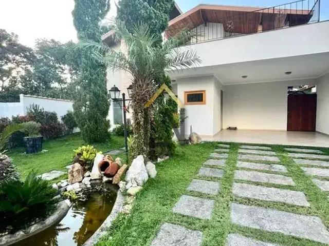 Casa / Sobrado para Venda em Taubaté/SP Centro 4 Quartos