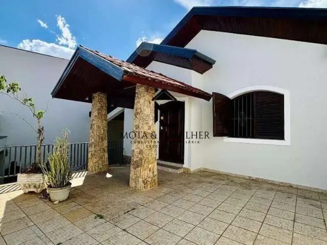 Casa / Sobrado para Venda em Taubaté/SP Centro 4 Quartos