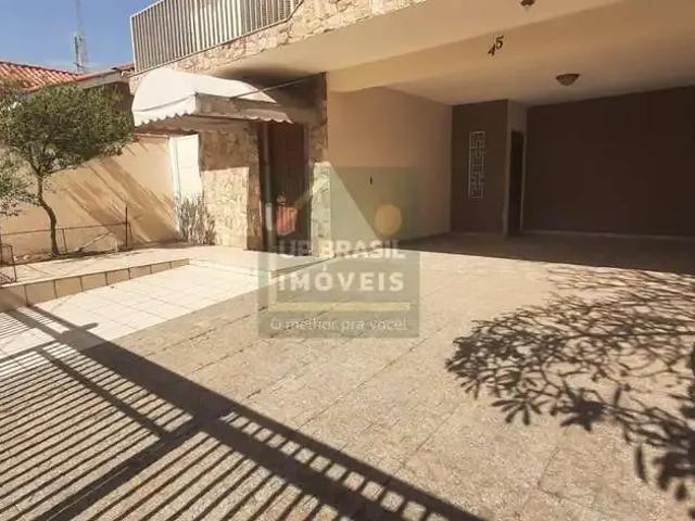 Casa / Sobrado para Venda em Taubaté/SP Centro 4 Quartos