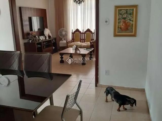 Casa / Sobrado para Venda em Taubaté/SP Centro 4 Quartos