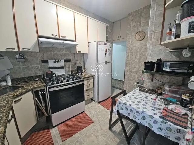 Casa / Sobrado para Venda em Taubaté/SP Centro 4 Quartos