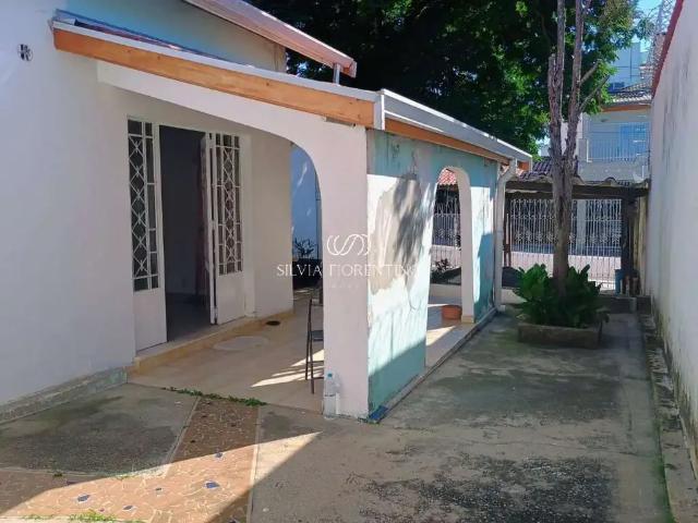 Casa / Sobrado para Venda em Taubaté/SP Centro 5 Quartos