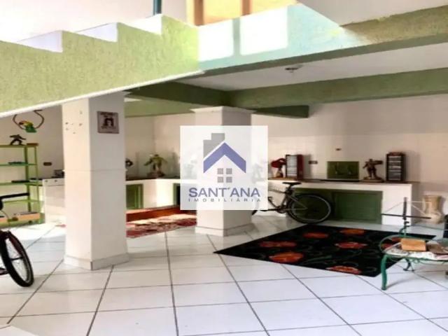 Casa / Sobrado para Venda em Taubaté/SP Centro 6 Quartos