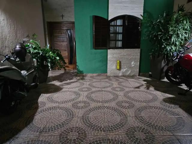 Casa / Sobrado para Venda em Taubaté/SP Água Quente 2 Quartos