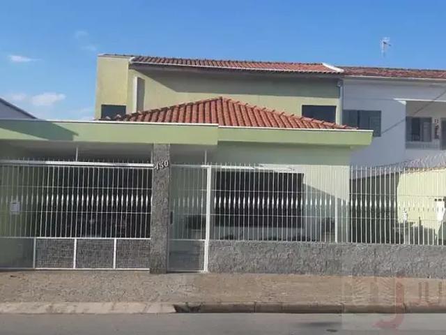 Casa / Sobrado para Venda em Taubaté/SP Estiva 3 Quartos