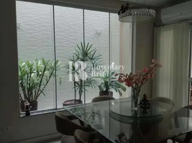 Casa / Sobrado para Venda em Taubaté/SP Independência 4 Quartos