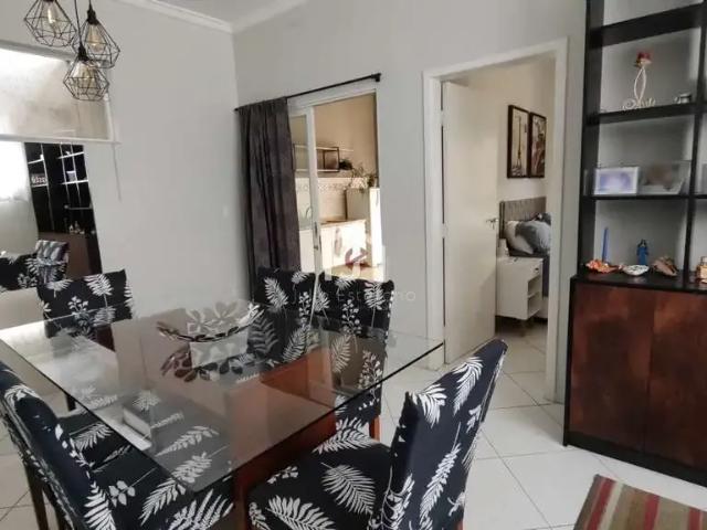 Casa / Sobrado para Venda em Taubaté/SP Independência 4 Quartos