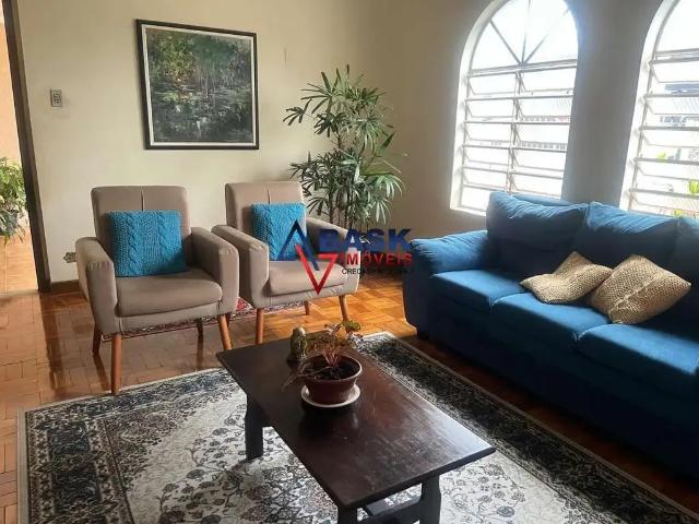 Casa / Sobrado para Venda em Taubaté/SP Independência 6 Quartos