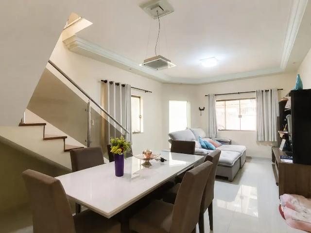 Casa / Sobrado para Venda em Taubaté/SP Jardim Maria Augusta 4 Quartos