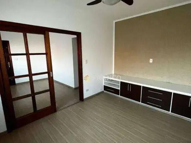Casa / Sobrado para Venda em Taubaté/SP Jardim Califórnia 3 Quartos