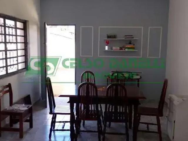 Casa / Sobrado para Venda em Taubaté/SP Jardim Califórnia 6 Quartos