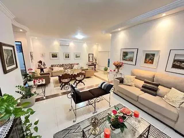 Casa / Sobrado para Venda em Taubaté/SP Jardim das Nações 4 Quartos