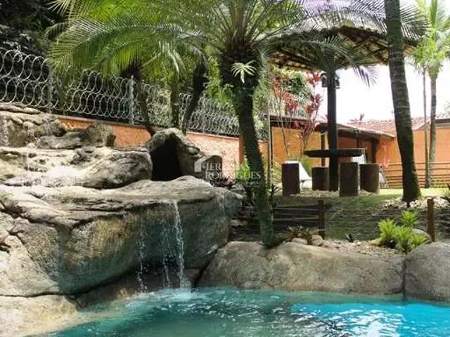 Casa / Sobrado para Venda em Taubaté/SP Jardim das Nações 5 Quartos
