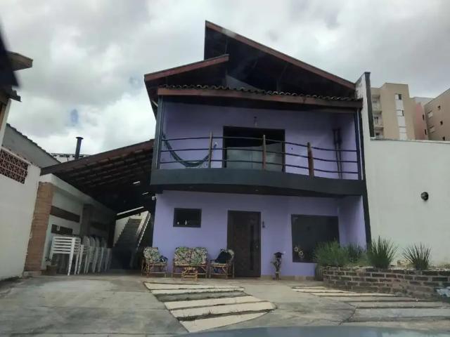 Casa / Sobrado para Venda em Taubaté/SP Monte Belo 3 Quartos