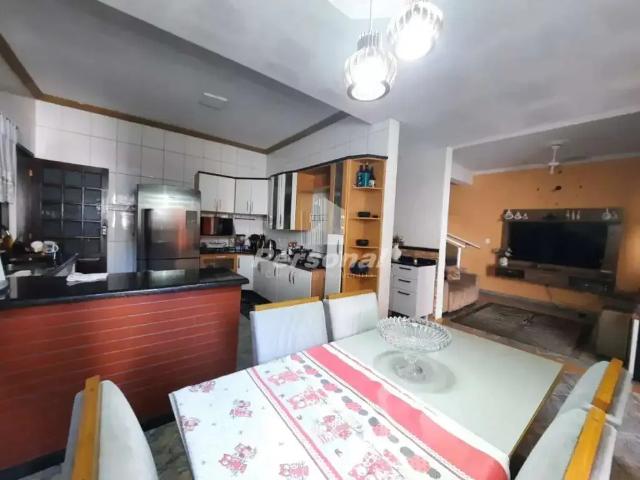 Casa / Sobrado para Venda em Taubaté/SP São Gonçalo 4 Quartos
