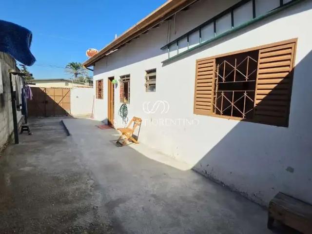 Casa / Sobrado para Venda em Taubaté/SP Parque São Luís 2 Quartos