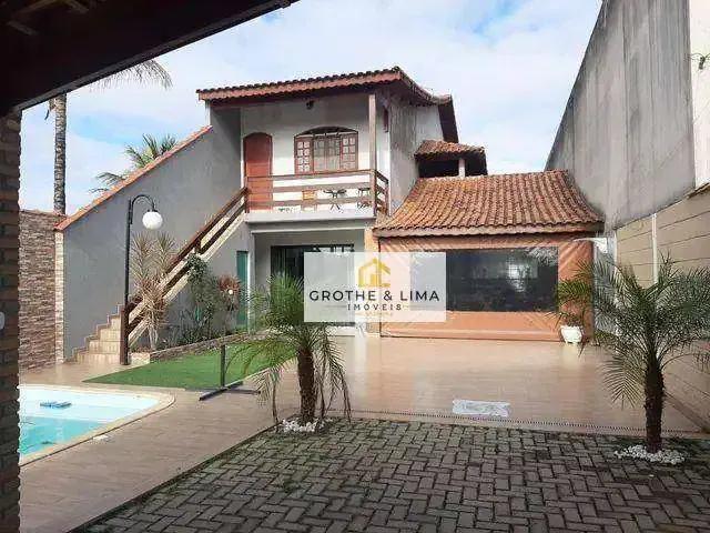 Casa / Sobrado para Venda em Taubaté/SP Piracangaguá 6 Quartos
