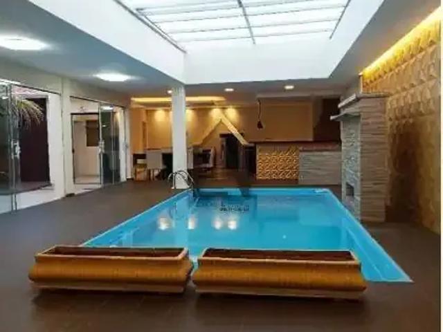 Casa / Sobrado para Venda em Taubaté/SP Vila Areao 4 Quartos