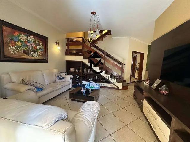 Casa / Sobrado para Venda em Taubaté/SP Vila Iapi 4 Quartos