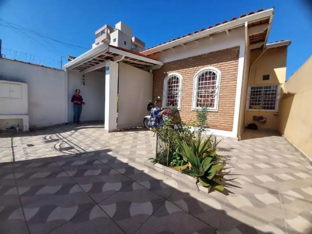 Casa / Sobrado para Venda em Taubaté/SP Vila Marly 3 Quartos