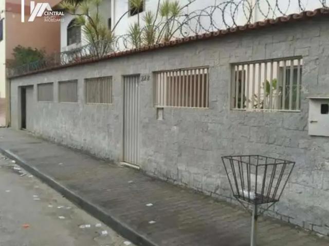 Casa / Sobrado para Venda em Teixeira de Freitas/BA Centro 3 Quartos