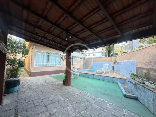 Casa / Sobrado para Venda em Teresópolis/RJ Agriões 2 Quartos