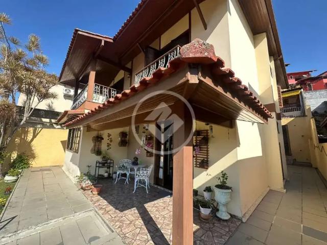 Casa / Sobrado para Venda em Teresópolis/RJ Agriões 4 Quartos
