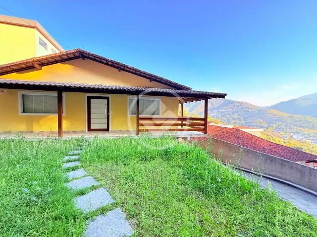 Casa / Sobrado para Venda em Teresópolis/RJ Albuquerque 3 Quartos