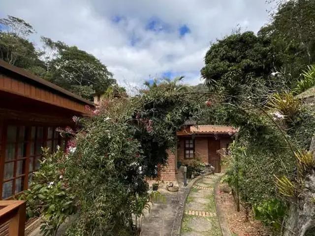 Casa / Sobrado para Venda em Teresópolis/RJ Albuquerque 3 Quartos