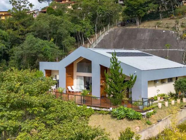 Casa / Sobrado para Venda em Teresópolis/RJ Albuquerque 4 Quartos